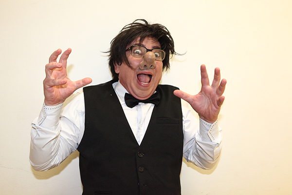 Santos, do "Programa do Ratinho", recebe alta após dias internado - TV Foco