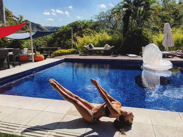 Isis Valverde surge em posição diferente nas redes sociais - TV Foco