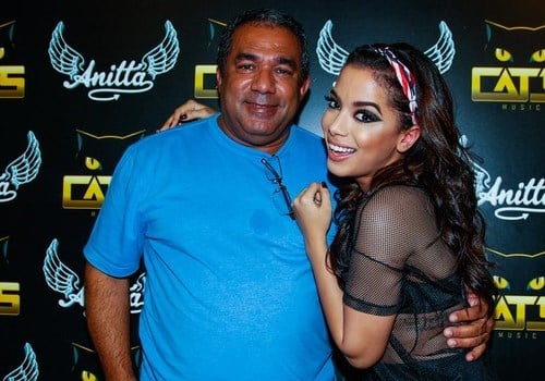Anitta revela ''tara'' do pai por atriz global na frente dela e ele ...