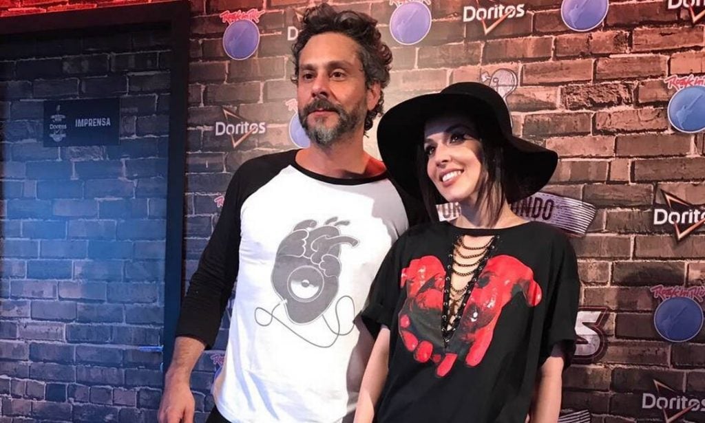 Mulher de ator da Globo surge com barriguinha durante casamento de Isis ...