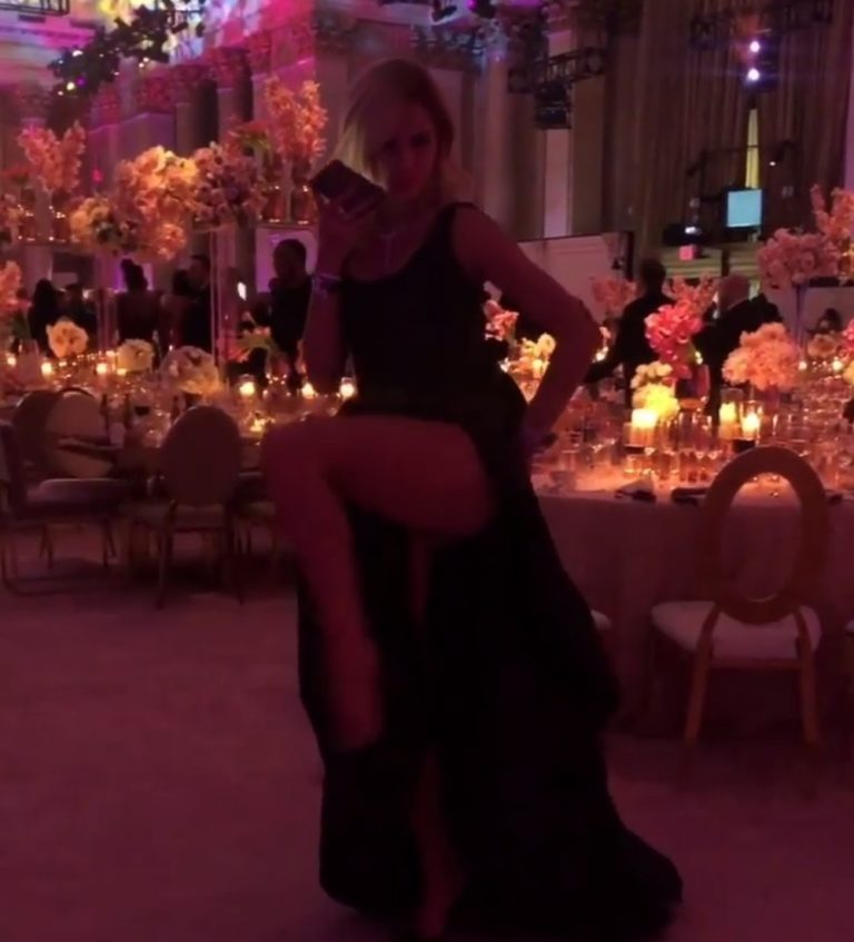 Bruna Marquezine não se controla, posta momento em que esteva namorando ...