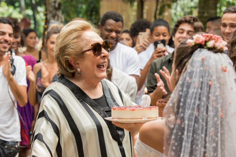 Atriz da Globo tem casa destruída em incêndio, fica só com a roupa do ...