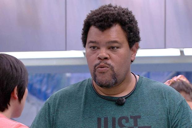 Emparedado, Babu desabafa no raio-x: "Espero que não seja o último"