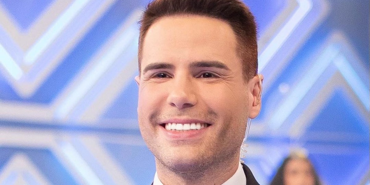 Luiz Bacci surpreende com parte íntima peluda após assumir: "Puberdade"