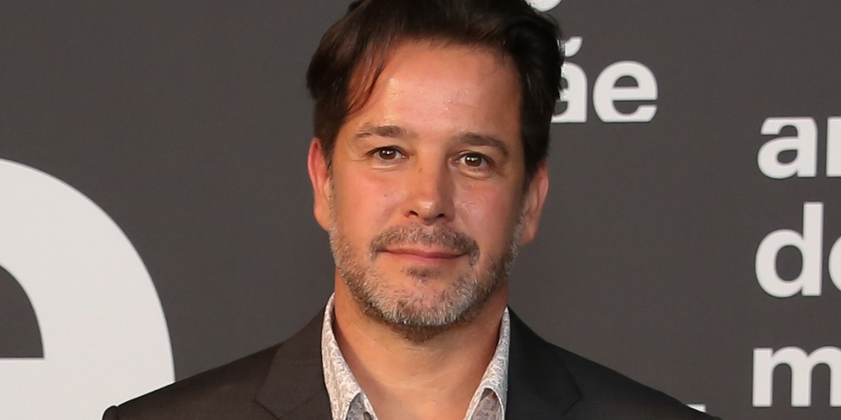 Murilo Benício vive relação com jornalista da Globo