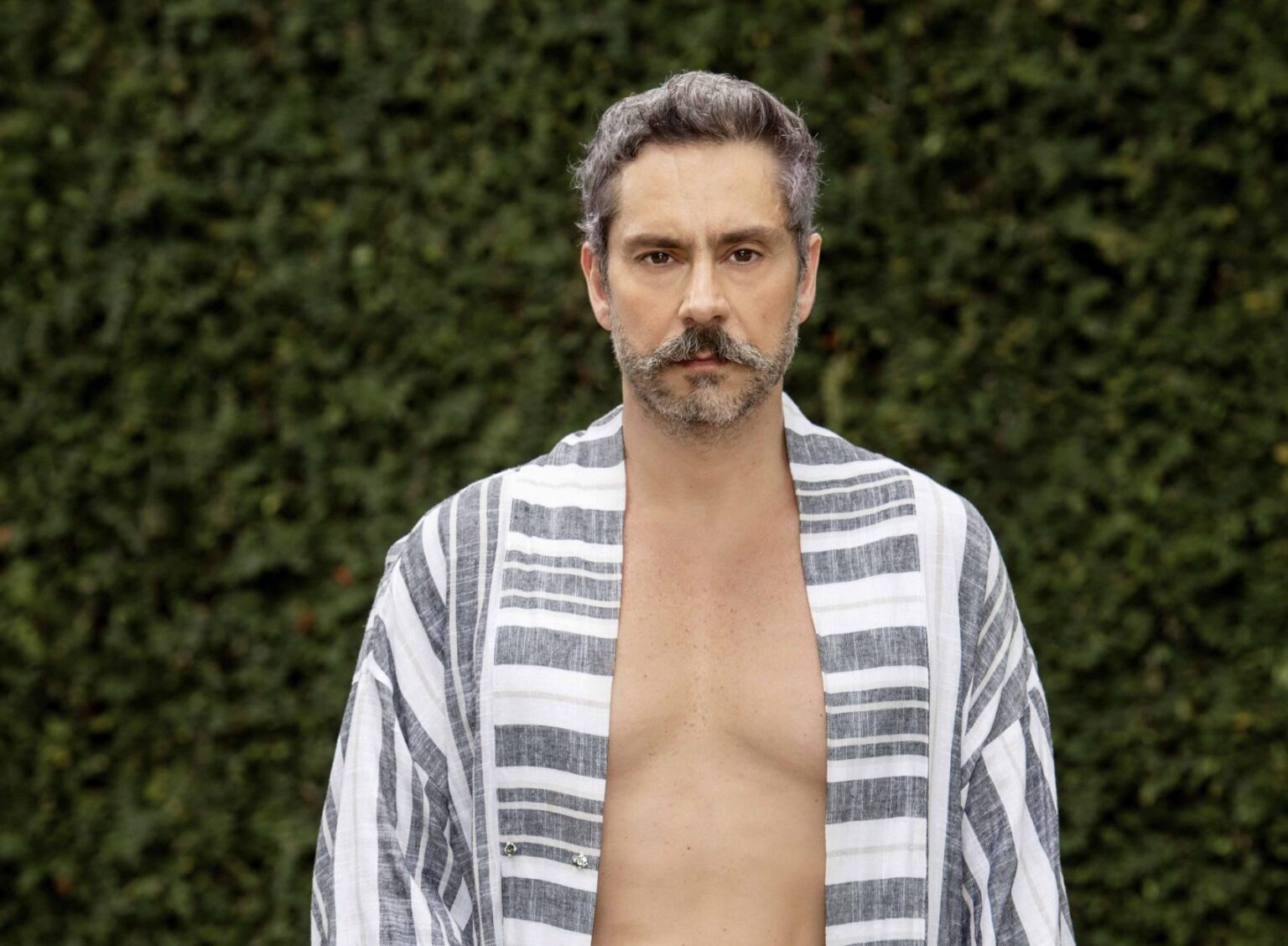 Alexandre Nero confirma afastamento da Globo por doença