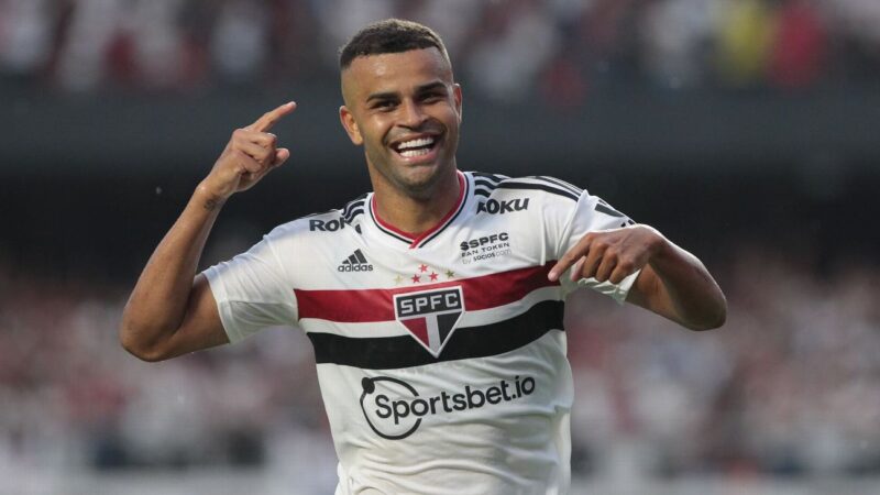 Zubeldía sofre debandada de R$ 12M e +1 craque no São Paulo Zubeldía sofre debandada de R$ 12M e +1 craque no São Paulo