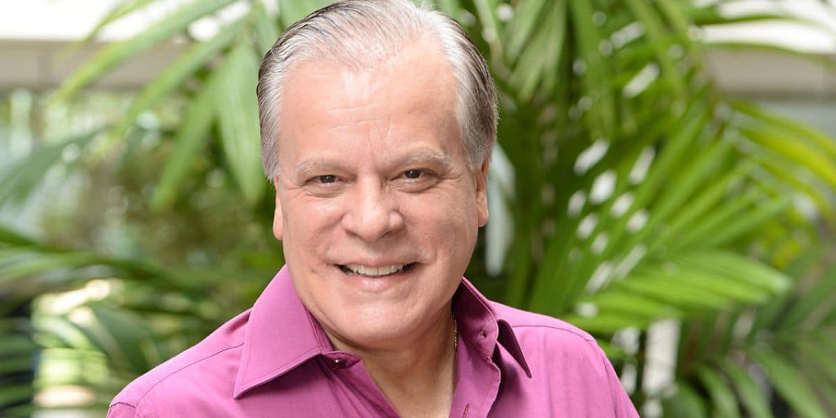 Fora da Globo, Chico Pinheiro vive relação com jornalista do canal