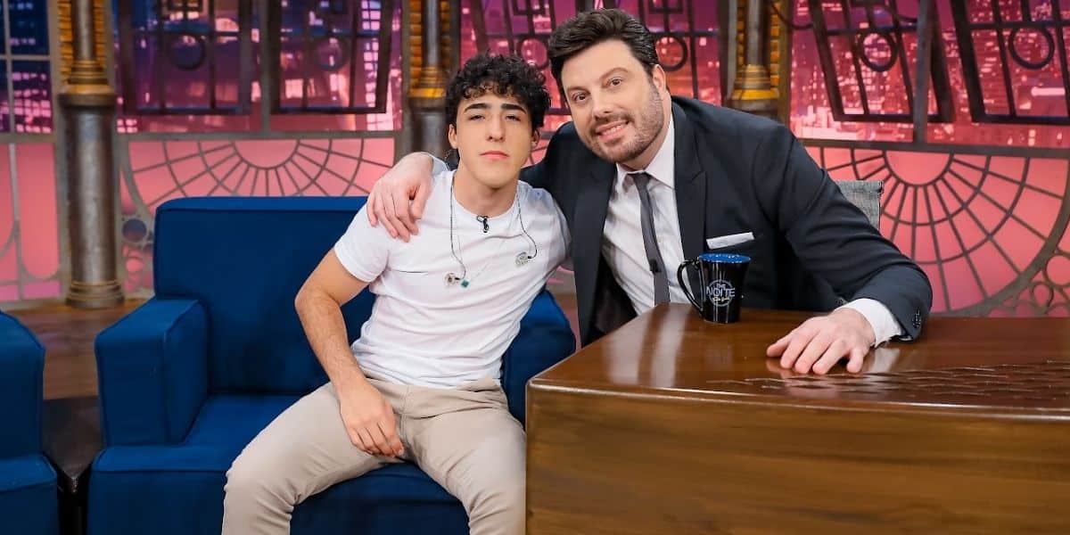 Enzo Rabelo fala de seus novos sucessos no “The Noite”