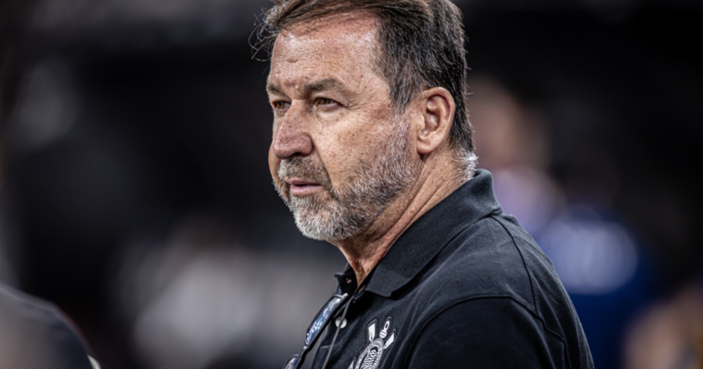 Augusto define sobre adeus de craque de R$ 21M no Corinthians Augusto define sobre adeus de craque de R$ 21M no Corinthians
