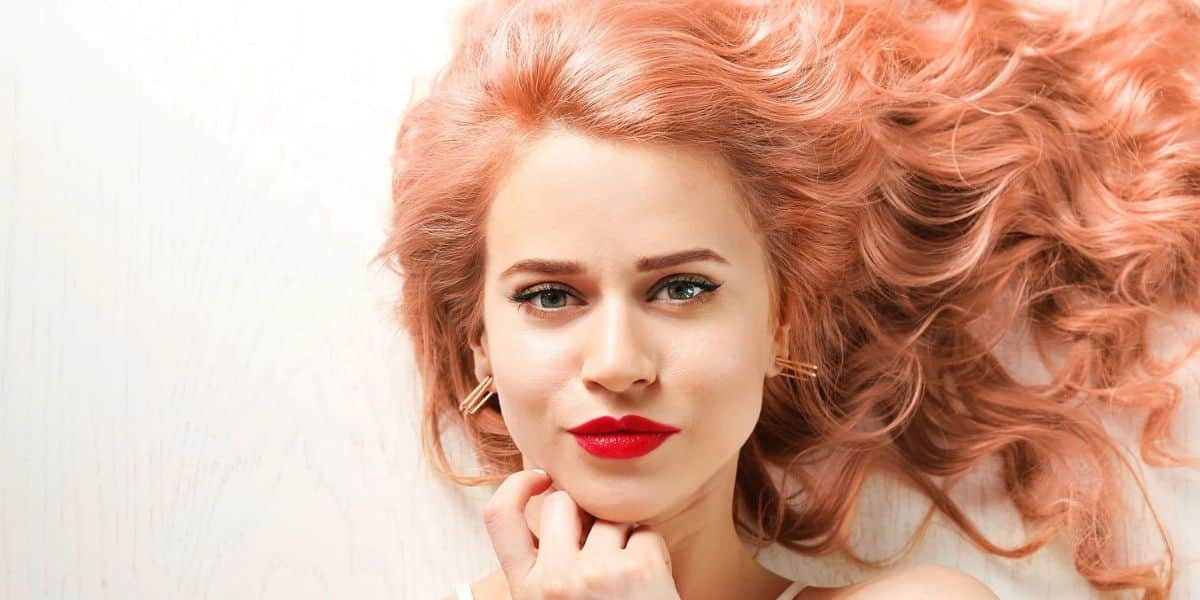 Zero rugas: 5 tendências de cores de cabelo rejuvenescem as 50+