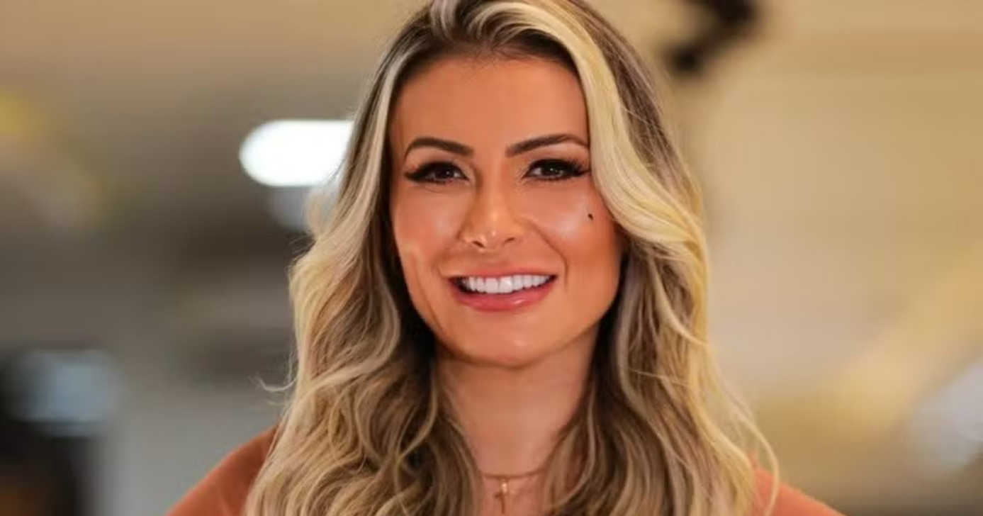 Incest0? Andressa Urach assume gravação com o filho: "Pronta"