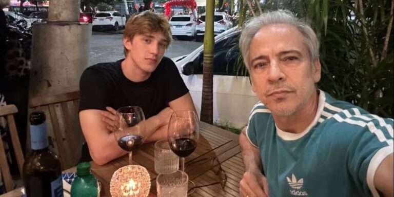 Galã de Vale Tudo, aos 61 anos, vive romance com novinho de 19