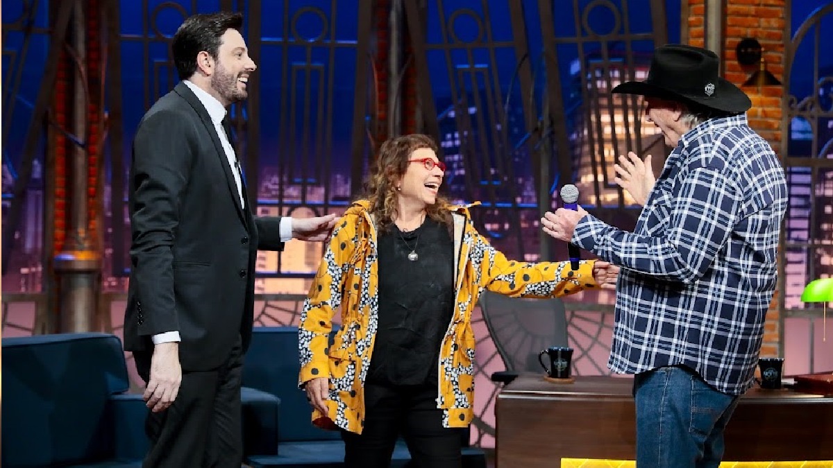 Iara Jamra é a convidada do The Noite desta quinta (11)